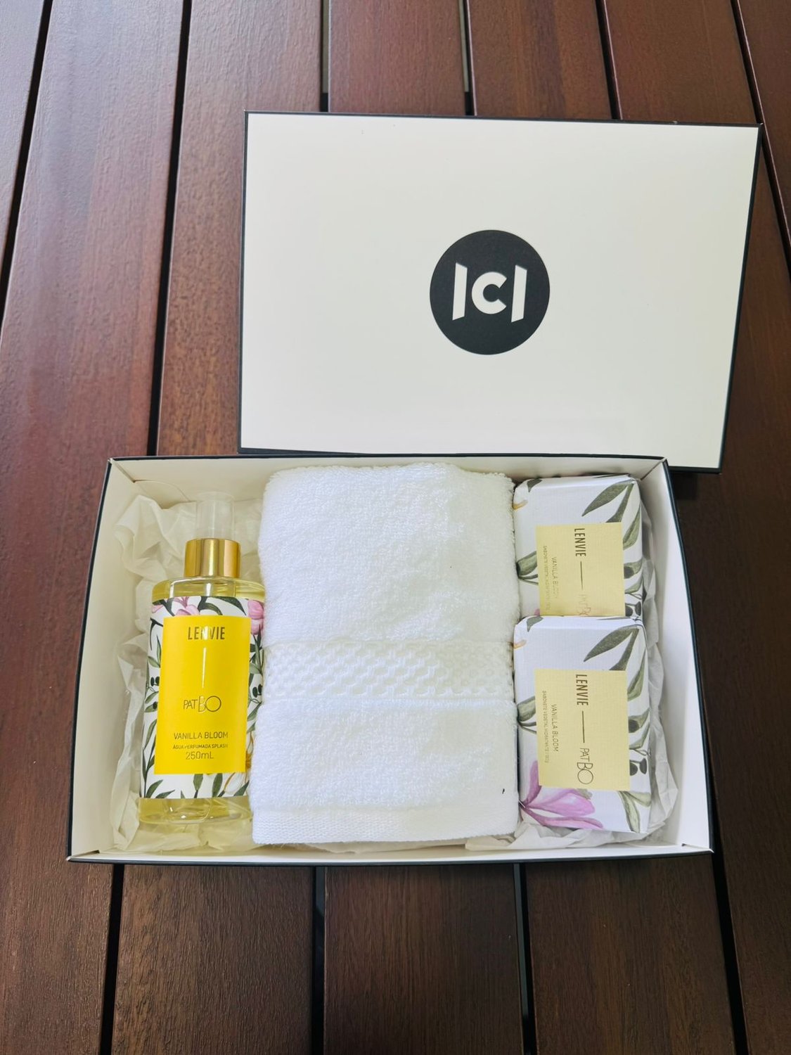 Set Presente Vanilla Bloom PatBo - LCL Home